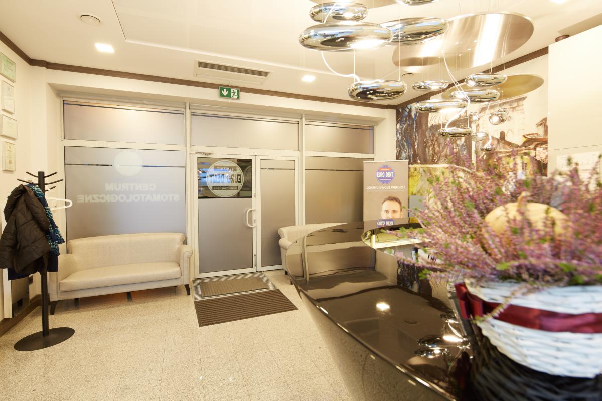 Griestos montējams elektriskais gaisa aizkars - ELiS B E | Flowair