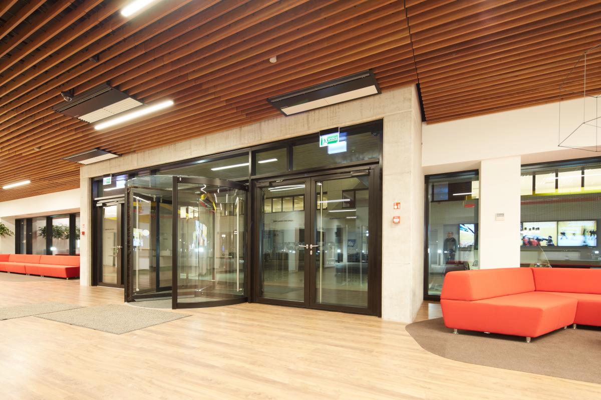 Griestos montējams elektriskais gaisa aizkars - ELiS B E | Flowair