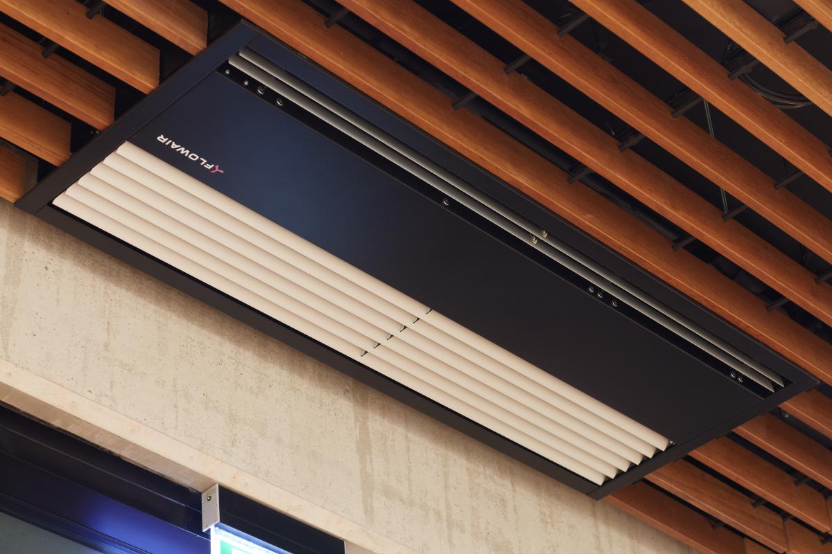 Griestos montējams elektriskais gaisa aizkars - ELiS B E | Flowair